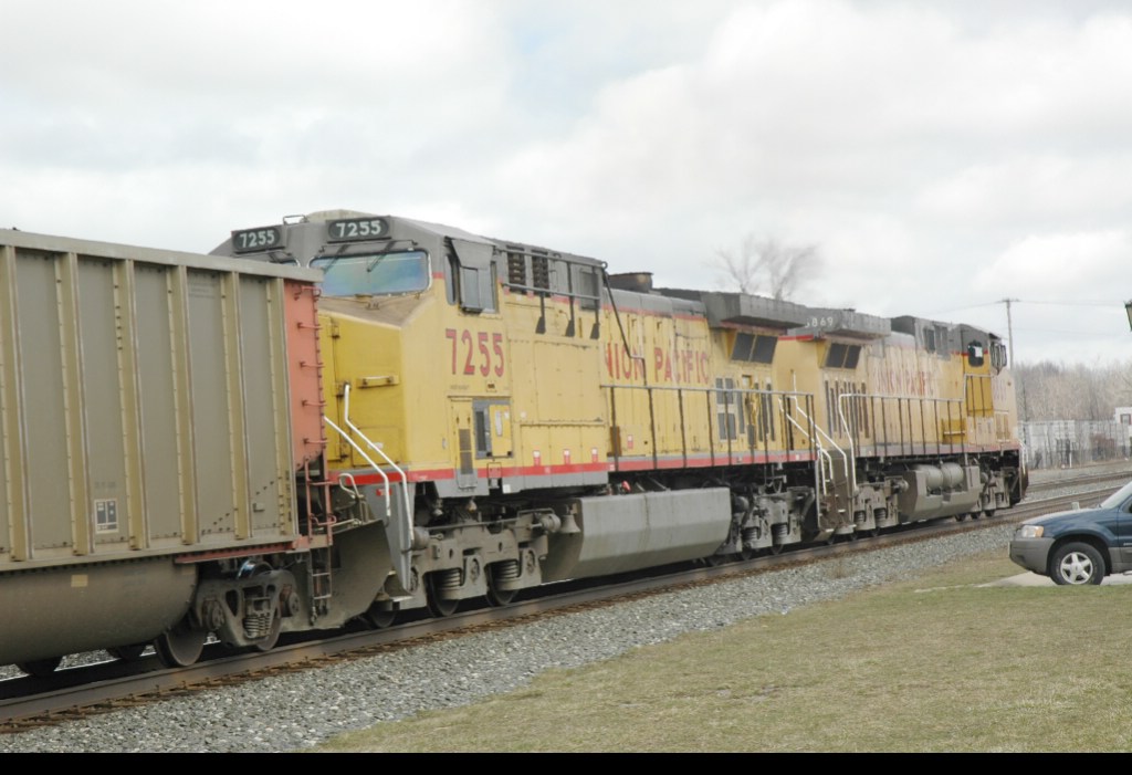 UP 7255, East on CSX
